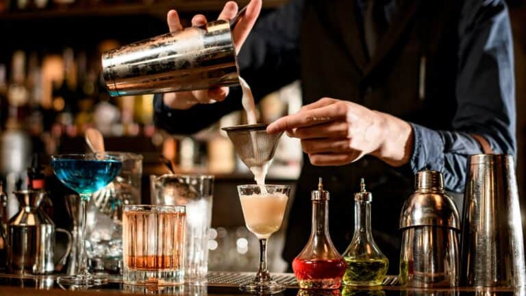 Shake vs Stir? Techniques for Mixing Drinks