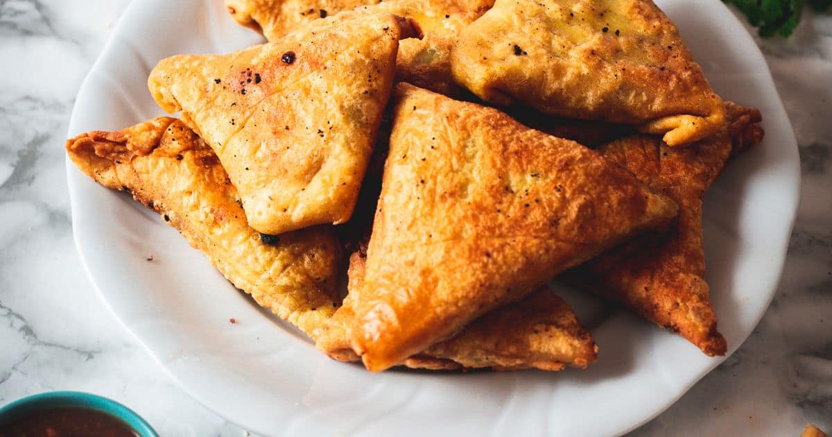 Chickpea Samosas with Easy Samosa Dipping Sauce