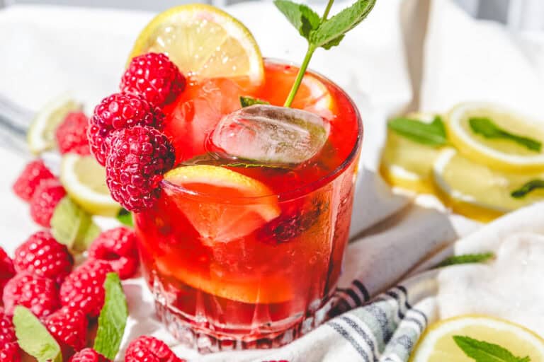 The Raspberry Mocktail That Never Turns Into Berry Soda